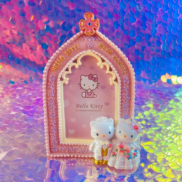 Sanrio | Accents | Sanrio Hello Kitty Dear Daniel Wedding Chapel ...